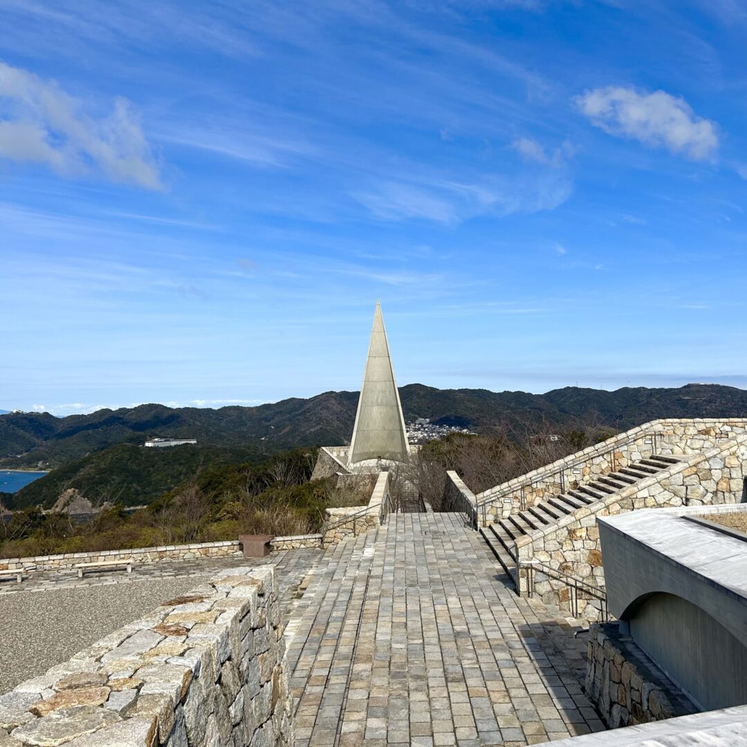 若人の広場公園 | AWATRI【淡路島観光情報メディア】